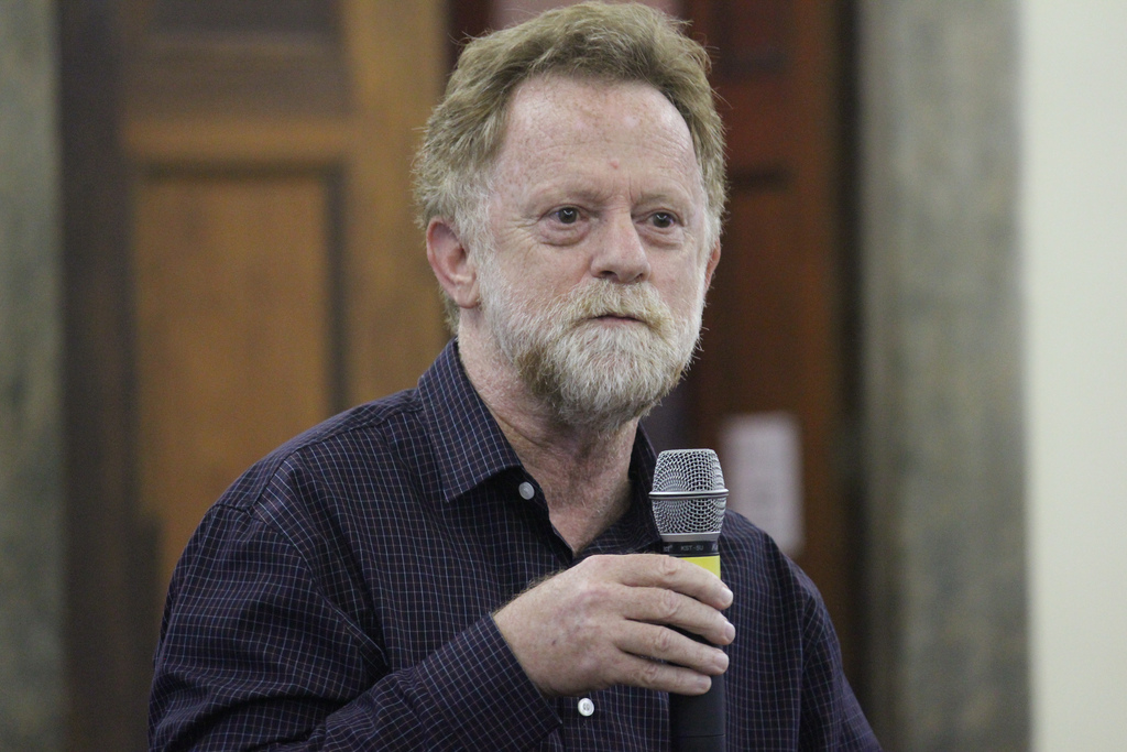 Aula magna com Ricardo Bielschowsky abre Calourada do DCE-Ufes 2015/1 ...